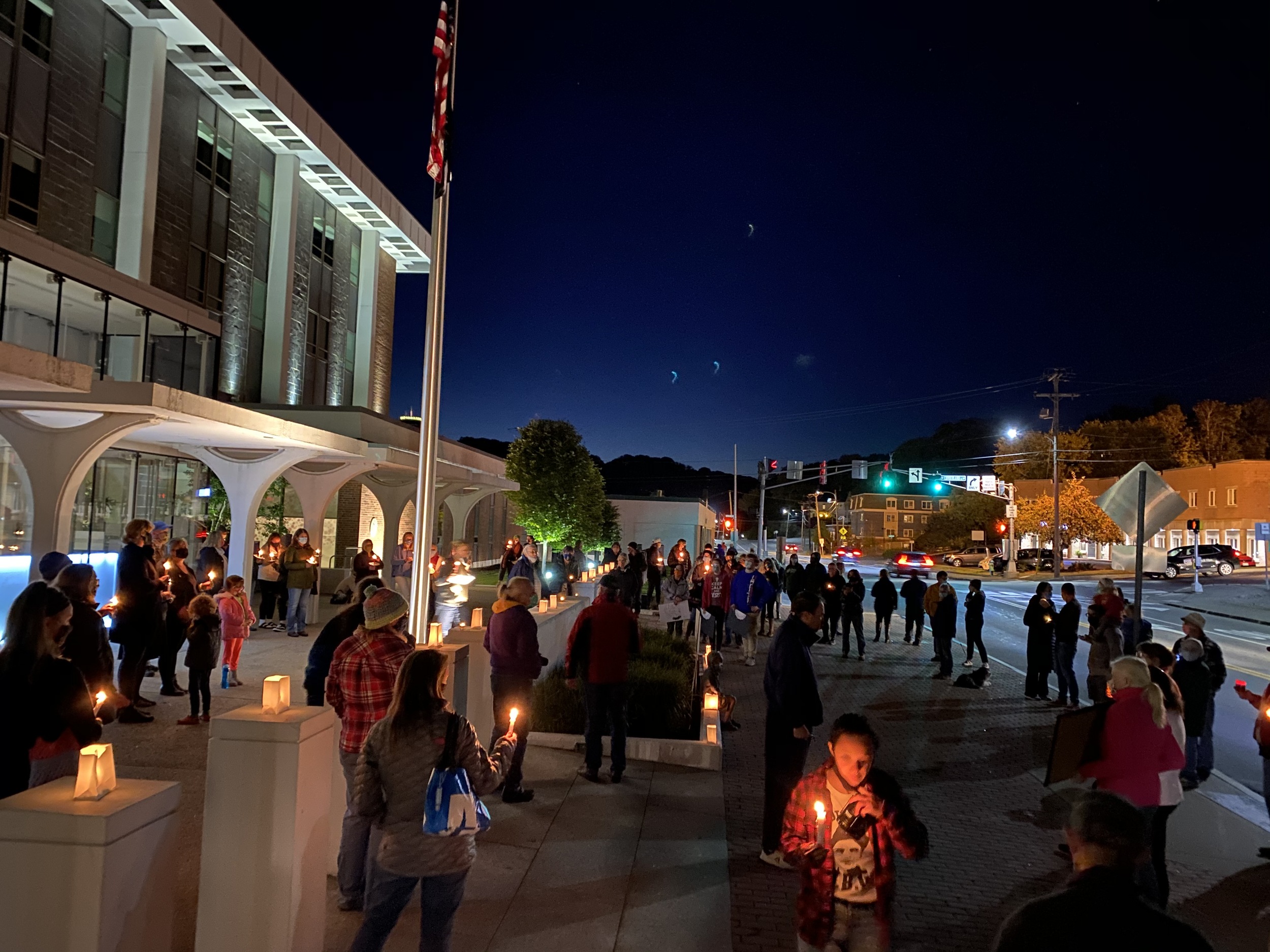 More than 125 mourn death of RBG during Bangor candlelight vigil