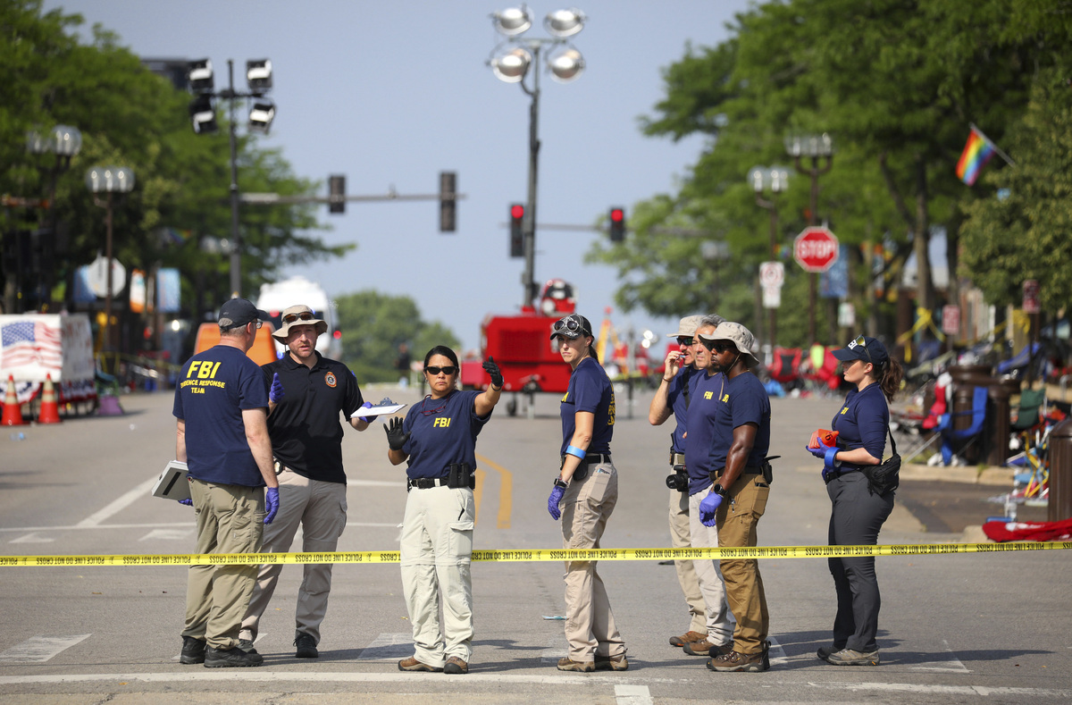 Police: Chicago gunman fired more than 70 rounds at July 4 parade ...