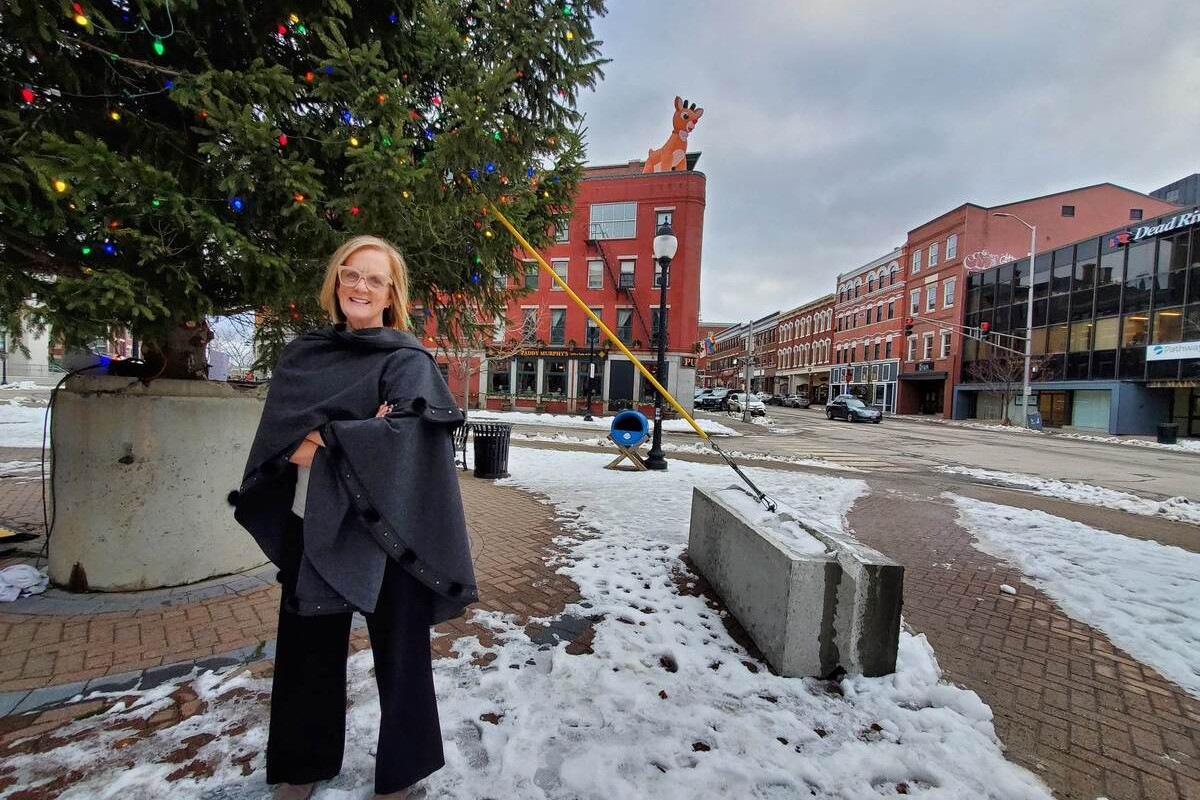 She wants to find the person who saved her — and her Christmas presents ...