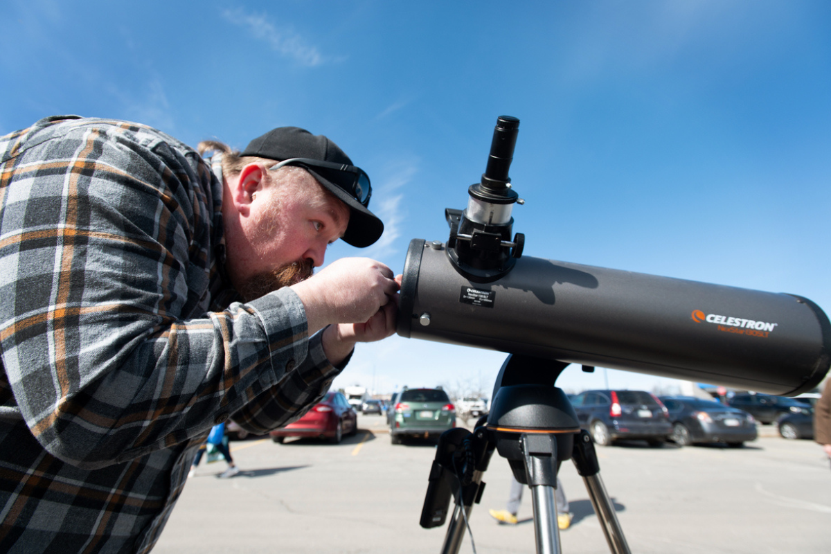 Big crowds forming across Maine ahead of eclipse