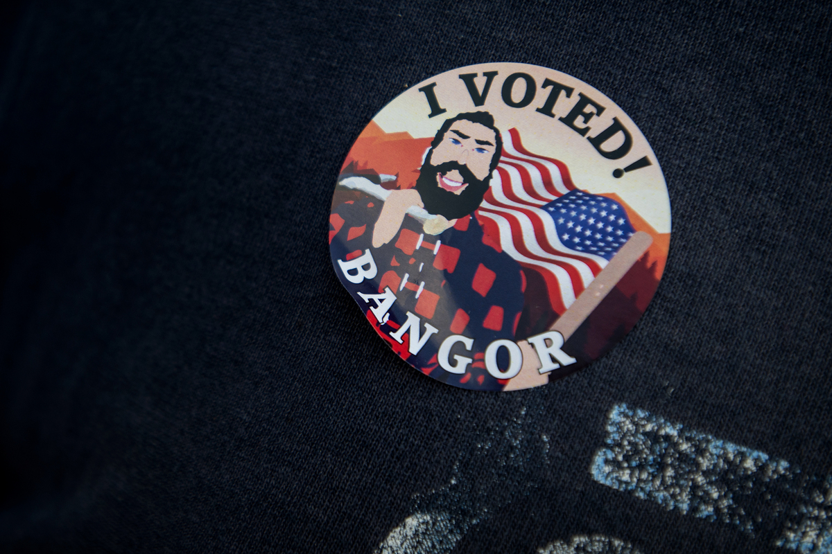 Democrats lead in early voting during Maine primary